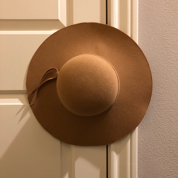 Accessories | Round Felt Hat | Poshmark